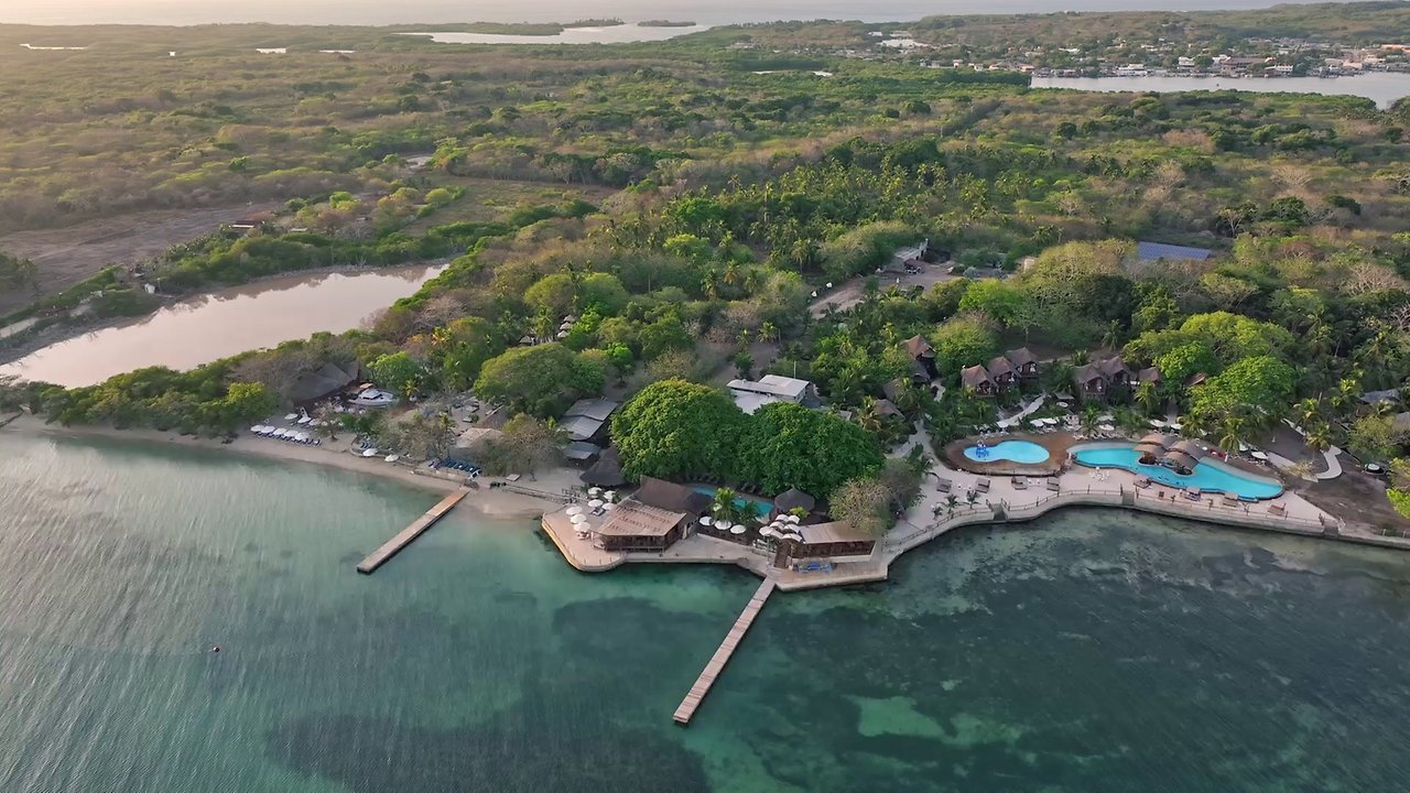 ISLA DEL ENCANTO - DAY TOUR PREMIUM - recreacioneslacarinosa.com